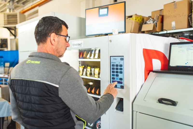 Výdajné automaty na rukavice, OOPP a spotrebný materiál - VENDITECH